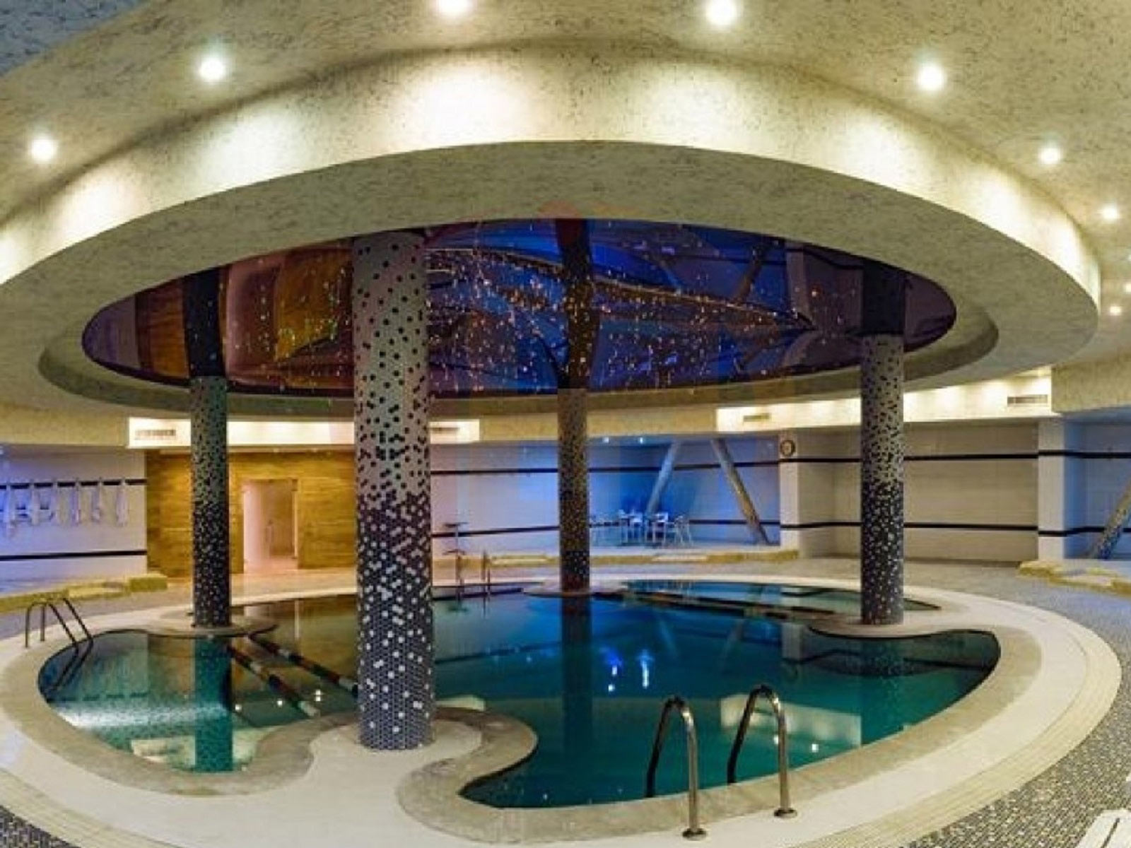 Chamran Hotel, Shiraz http://persiatours.com/service/chamran-hotel-shiraz/